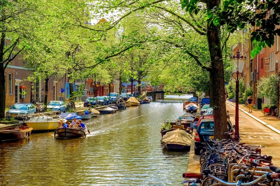 The Best Walking Tours in Amsterdam - Just a Pack